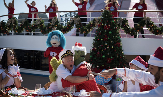 Travel Daily | Grinch gives back!